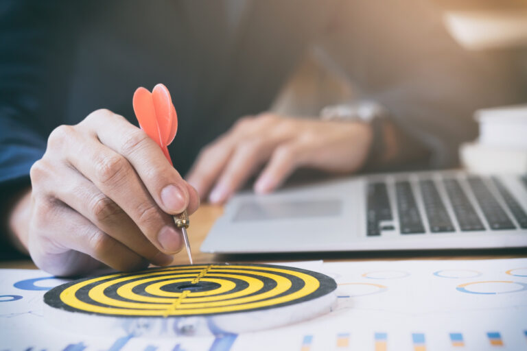 Achieve Target Artinya Bangun Efisiensi Bisnis dengan Cerdas